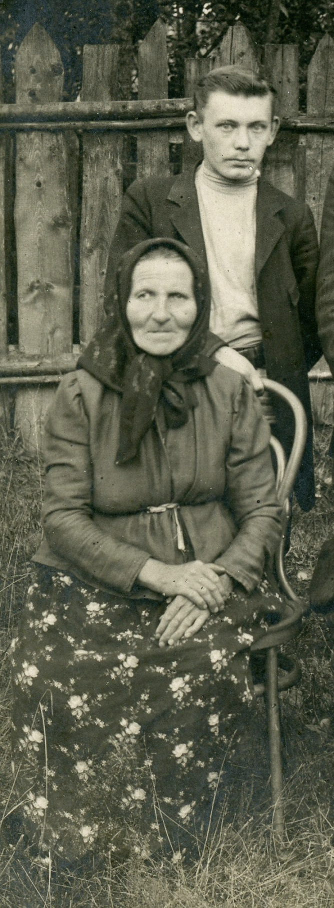 Russian family at their dacha – Tokens of Companionship